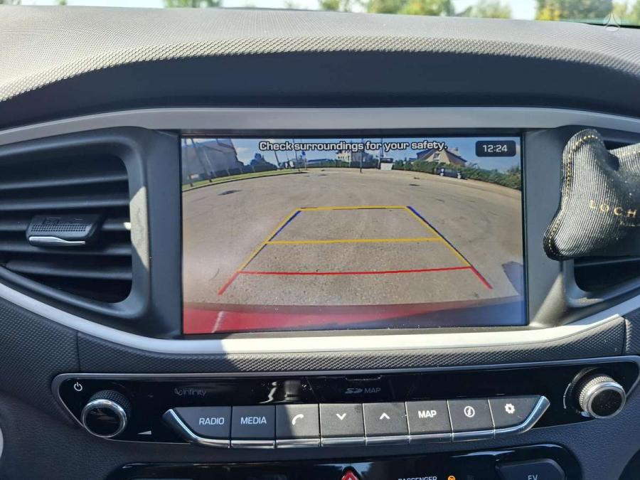 Red Hyundai Ioniq 2019 in Kaunas, with an engine capacity of 0.00 L and mileage of 102 thousand km for 16900 €, photo 17 on AUTOMOTO.COM.LV