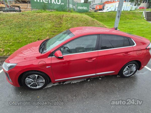 Red Hyundai Ioniq 2020 in Tallinn, with an engine capacity of 1.60 L and mileage of 115 thousand km for 12900 €, photo 1 on AUTOMOTO.COM.LV