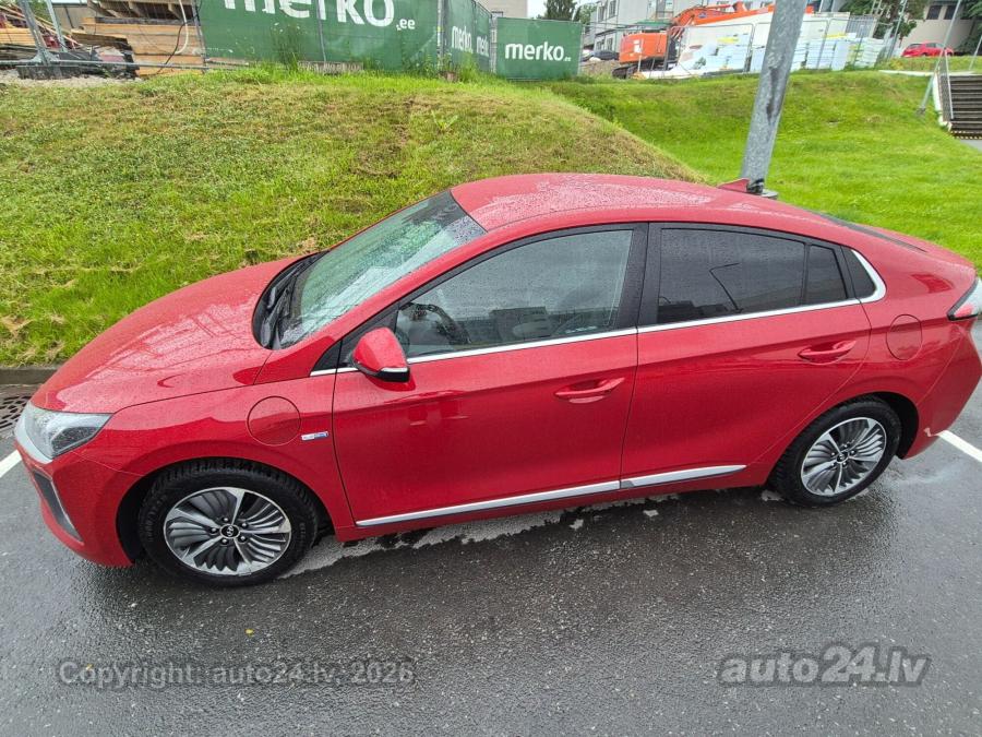 Красный Хендай Ioniq 2020 в Таллин, объемом двигателя 1.60 л и пробегом 115 тыс. км за 12900 €, фото 1 на AUTOMOTO.COM.LV