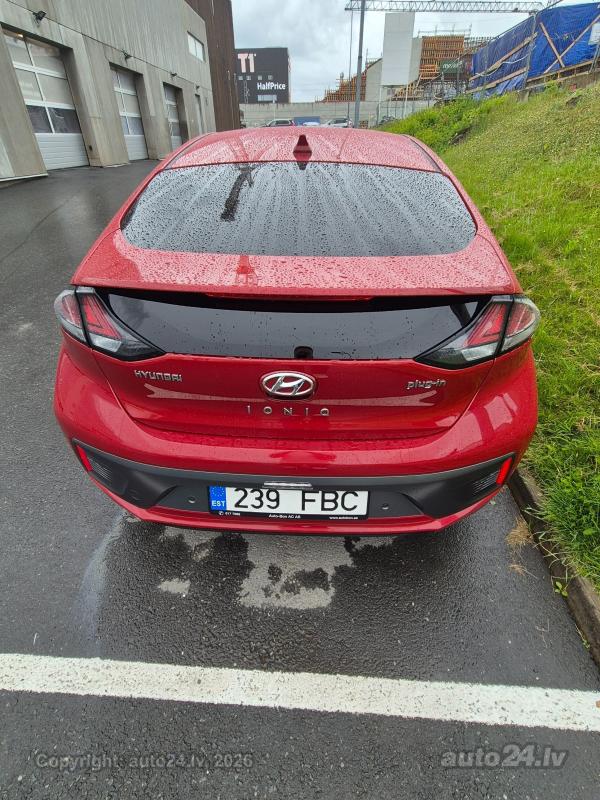 Red Hyundai Ioniq 2020 in Tallinn, with an engine capacity of 1.60 L and mileage of 115 thousand km for 12900 €, photo 4 on AUTOMOTO.COM.LV