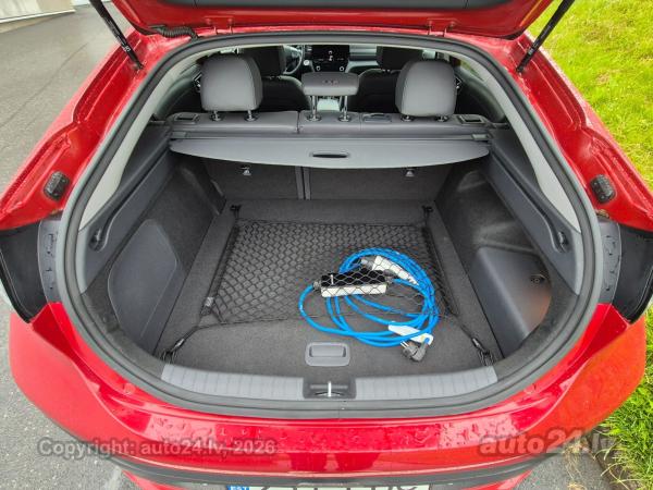 Red Hyundai Ioniq 2020 in Tallinn, with an engine capacity of 1.60 L and mileage of 115 thousand km for 12900 €, photo 5 on AUTOMOTO.COM.LV
