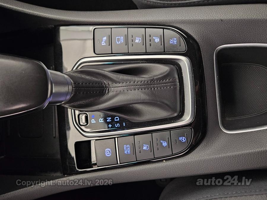 Красный Хендай Ioniq 2020 в Таллин, объемом двигателя 1.60 л и пробегом 116 тыс. км за 13900 €, фото 25 на AUTOMOTO.COM.LV