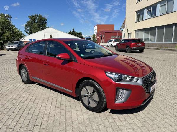 Red Hyundai Ioniq 2022 in Kaunas, with an engine capacity of 1.58 L and mileage of 80 thousand km for 12900 €, photo 1 on AUTOMOTO.COM.LV