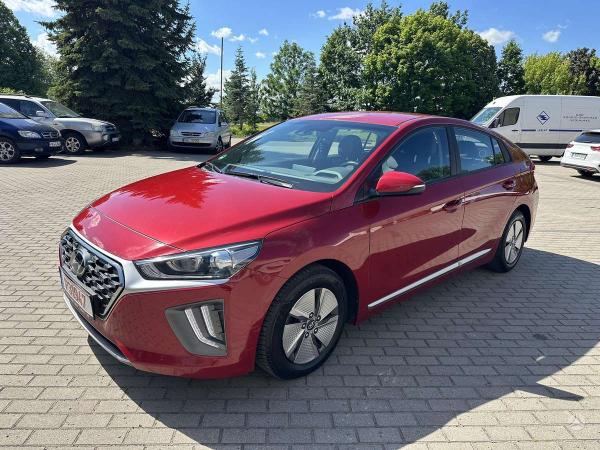 Red Hyundai Ioniq 2022 in Kaunas, with an engine capacity of 1.58 L and mileage of 80 thousand km for 12900 €, photo 5 on AUTOMOTO.COM.LV
