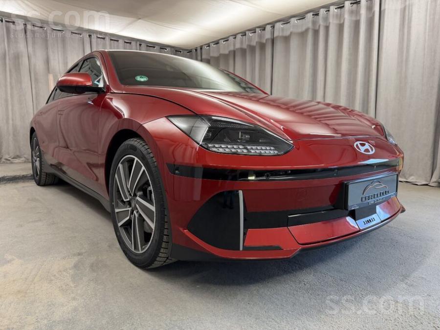 Красный Хендай Ioniq 2023 в Рига, объемом двигателя 0.00 л и пробегом 12 тыс. км за 26990 €, фото 4 на AUTOMOTO.COM.LV