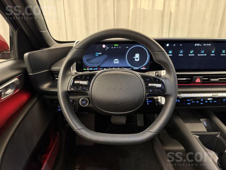 Красный Хендай Ioniq 2023 в Рига, объемом двигателя 0.00 л и пробегом 12 тыс. км за 26990 €, фото 10 на AUTOMOTO.COM.LV