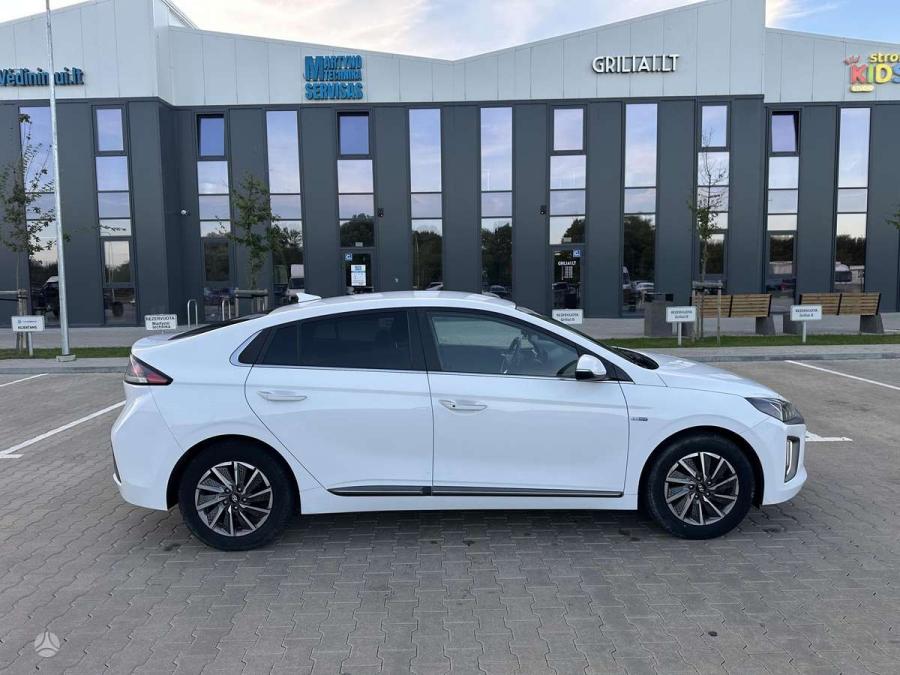 Balts Hyundai Ioniq 2020 Kauņa, ar dzinēja tilpumu 0.00 L un nobraukumu 58 tūkst. km par 13999 €, foto 5 vietnē AUTOMOTO.COM.LV