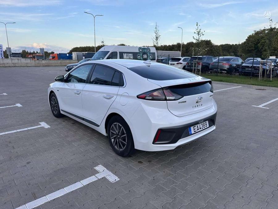 Balts Hyundai Ioniq 2020 Kauņa, ar dzinēja tilpumu 0.00 L un nobraukumu 58 tūkst. km par 13999 €, foto 7 vietnē AUTOMOTO.COM.LV