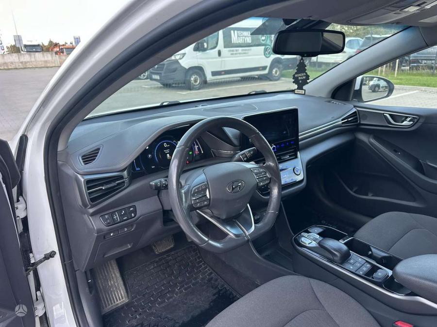 Balts Hyundai Ioniq 2020 Kauņa, ar dzinēja tilpumu 0.00 L un nobraukumu 58 tūkst. km par 13999 €, foto 10 vietnē AUTOMOTO.COM.LV