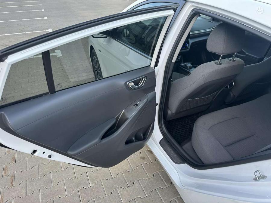 Balts Hyundai Ioniq 2020 Kauņa, ar dzinēja tilpumu 0.00 L un nobraukumu 58 tūkst. km par 13999 €, foto 16 vietnē AUTOMOTO.COM.LV