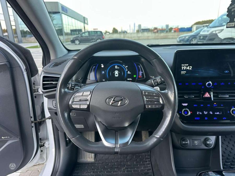 Balts Hyundai Ioniq 2020 Kauņa, ar dzinēja tilpumu 0.00 L un nobraukumu 58 tūkst. km par 13999 €, foto 20 vietnē AUTOMOTO.COM.LV