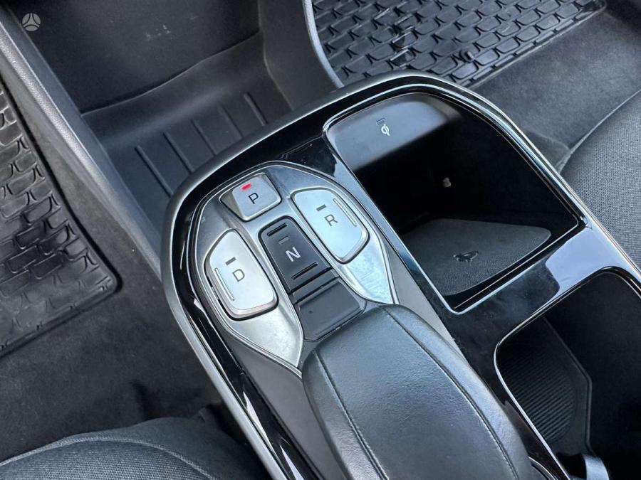 Balts Hyundai Ioniq 2020 Kauņa, ar dzinēja tilpumu 0.00 L un nobraukumu 58 tūkst. km par 13999 €, foto 28 vietnē AUTOMOTO.COM.LV