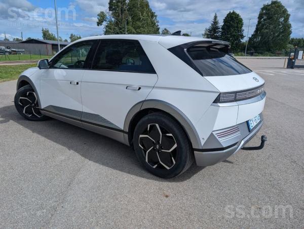 Balts Hyundai Ioniq 2021 Jelgava, ar dzinēja tilpumu 0.00 L un nobraukumu 87 tūkst. km par 29900 €, foto 3 vietnē AUTOMOTO.COM.LV
