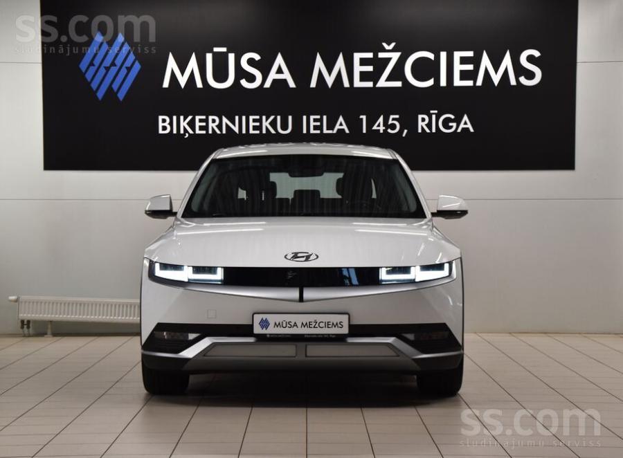 Balts Hyundai Ioniq 2022 Rīga, ar dzinēja tilpumu 0.00 L un nobraukumu 103 tūkst. km par 28490 €, foto 3 vietnē AUTOMOTO.COM.LV
