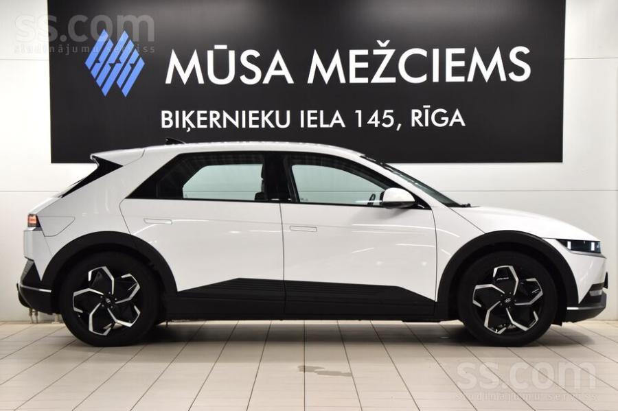Balts Hyundai Ioniq 2022 Rīga, ar dzinēja tilpumu 0.00 L un nobraukumu 103 tūkst. km par 28490 €, foto 5 vietnē AUTOMOTO.COM.LV