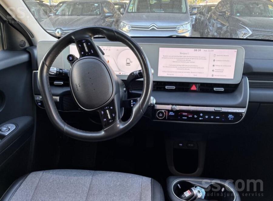 White Hyundai Ioniq 2022 in Riga, with an engine capacity of 0.00 L and mileage of 113 thousand km for 25000 €, photo 4 on AUTOMOTO.COM.LV
