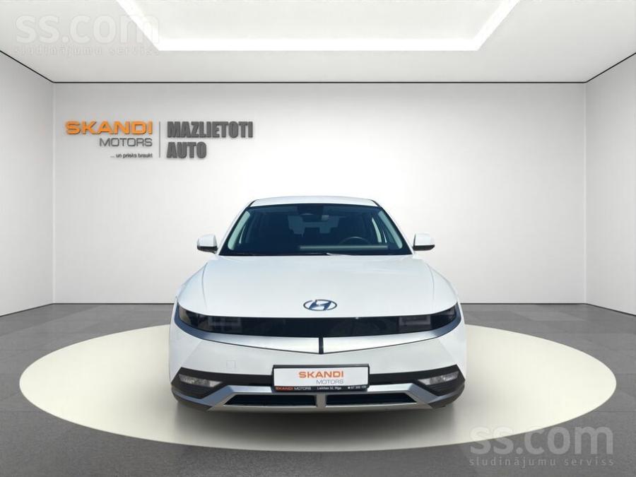 Белый Хендай Ioniq 2023 в Рига, объемом двигателя 1.60 л и пробегом 20 тыс. км за 28490 €, фото 3 на AUTOMOTO.COM.LV