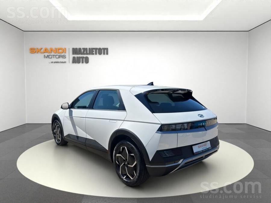 Белый Хендай Ioniq 2023 в Рига, объемом двигателя 1.60 л и пробегом 20 тыс. км за 28490 €, фото 5 на AUTOMOTO.COM.LV