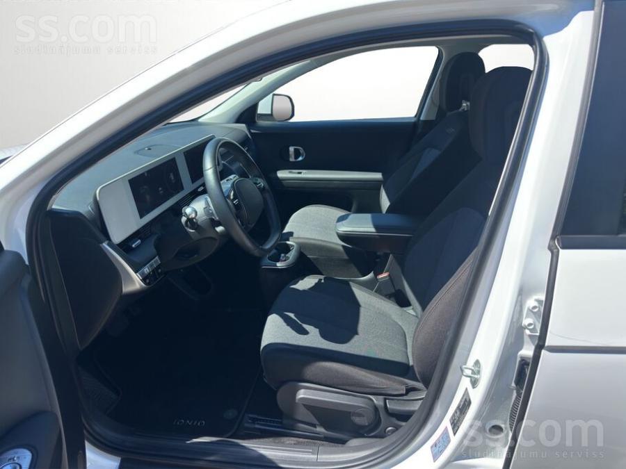Белый Хендай Ioniq 2023 в Рига, объемом двигателя 1.60 л и пробегом 20 тыс. км за 28490 €, фото 10 на AUTOMOTO.COM.LV