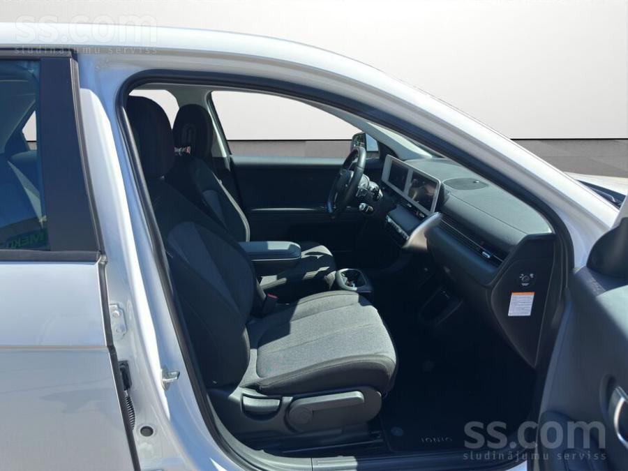 Белый Хендай Ioniq 2023 в Рига, объемом двигателя 1.60 л и пробегом 20 тыс. км за 28490 €, фото 17 на AUTOMOTO.COM.LV