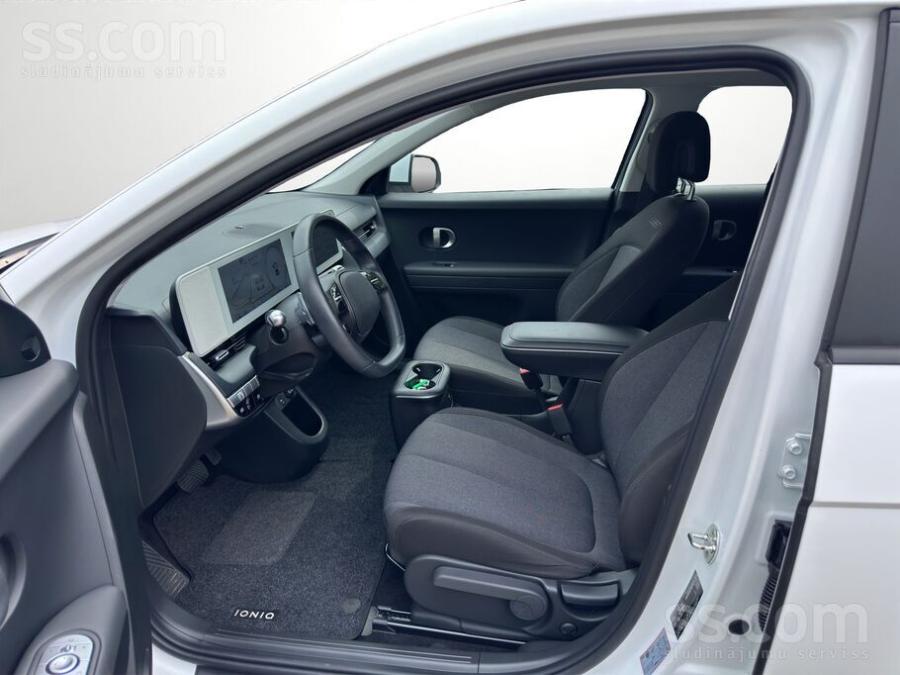 Balts Hyundai Ioniq 2023 Rīga, ar dzinēja tilpumu 1.60 L un nobraukumu 34 tūkst. km par 27490 €, foto 10 vietnē AUTOMOTO.COM.LV