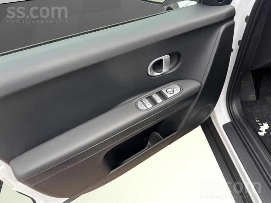 Balts Hyundai Ioniq 2023 Rīga, ar dzinēja tilpumu 1.60 L un nobraukumu 34 tūkst. km par 27490 €, foto 13 vietnē AUTOMOTO.COM.LV