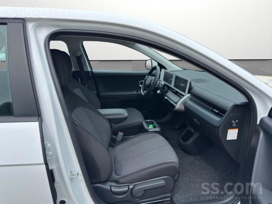 Balts Hyundai Ioniq 2023 Rīga, ar dzinēja tilpumu 1.60 L un nobraukumu 34 tūkst. km par 27490 €, foto 17 vietnē AUTOMOTO.COM.LV