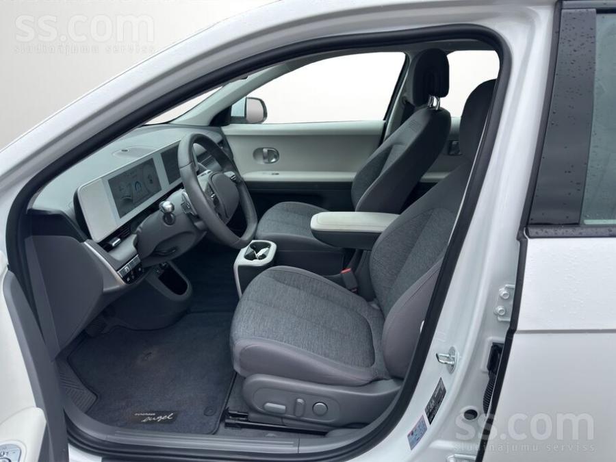 Balts Hyundai Ioniq 2023 Rīga, ar dzinēja tilpumu 1.60 L un nobraukumu 51 tūkst. km par 30490 €, foto 10 vietnē AUTOMOTO.COM.LV