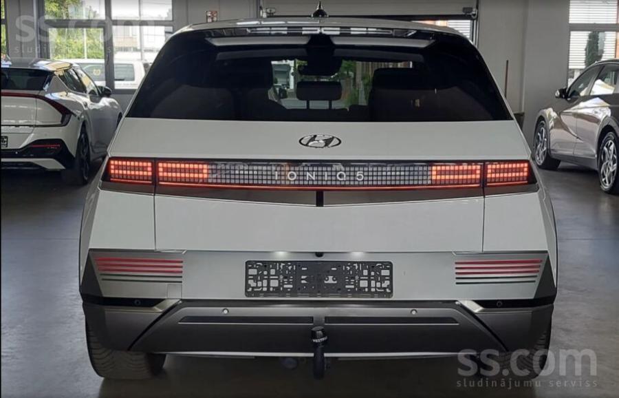 Balts Hyundai Ioniq 2023 Rīga, ar dzinēja tilpumu 0.00 L un nobraukumu 78 tūkst. km par 29890 €, foto 6 vietnē AUTOMOTO.COM.LV