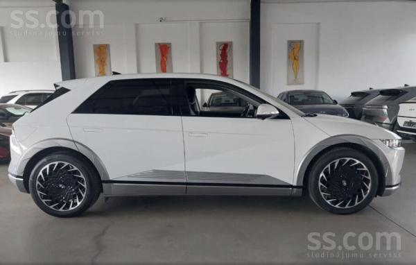 Balts Hyundai Ioniq 2023 Rīga, ar dzinēja tilpumu 0.00 L un nobraukumu 78 tūkst. km par 29890 €, foto 8 vietnē AUTOMOTO.COM.LV