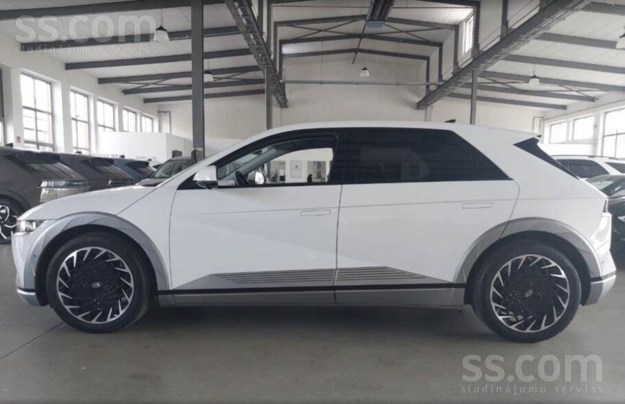 Balts Hyundai Ioniq 2023 Rīga, ar dzinēja tilpumu 0.00 L un nobraukumu 78 tūkst. km par 29890 €, foto 9 vietnē AUTOMOTO.COM.LV