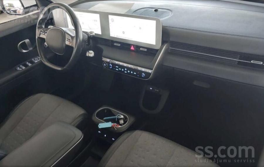 Balts Hyundai Ioniq 2023 Rīga, ar dzinēja tilpumu 0.00 L un nobraukumu 78 tūkst. km par 29890 €, foto 10 vietnē AUTOMOTO.COM.LV