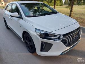 White Hyundai Ioniq 2016 in Marijampole, with an engine capacity of 1.60 L and mileage of 61 thousand km for 10800 €, photo 4 on AUTOMOTO.COM.LV
