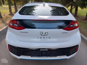 White Hyundai Ioniq 2016 in Marijampole, with an engine capacity of 1.60 L and mileage of 61 thousand km for 10800 €, photo 7 on AUTOMOTO.COM.LV
