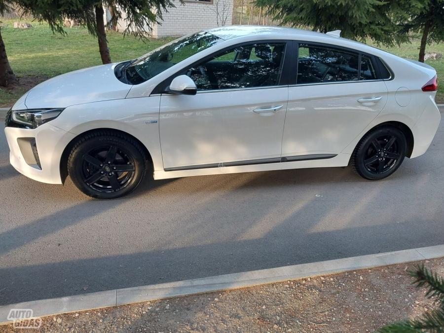 White Hyundai Ioniq 2016 in Marijampole, with an engine capacity of 1.60 L and mileage of 61 thousand km for 10800 €, photo 31 on AUTOMOTO.COM.LV