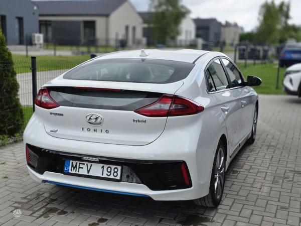 Белый Хендай Ioniq 2016 в Вильнюс, объемом двигателя 1.58 л и пробегом 116 тыс. км за 11500 €, фото 2 на AUTOMOTO.COM.LV
