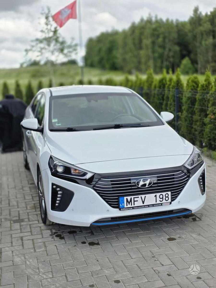Белый Хендай Ioniq 2016 в Вильнюс, объемом двигателя 1.58 л и пробегом 116 тыс. км за 11500 €, фото 5 на AUTOMOTO.COM.LV