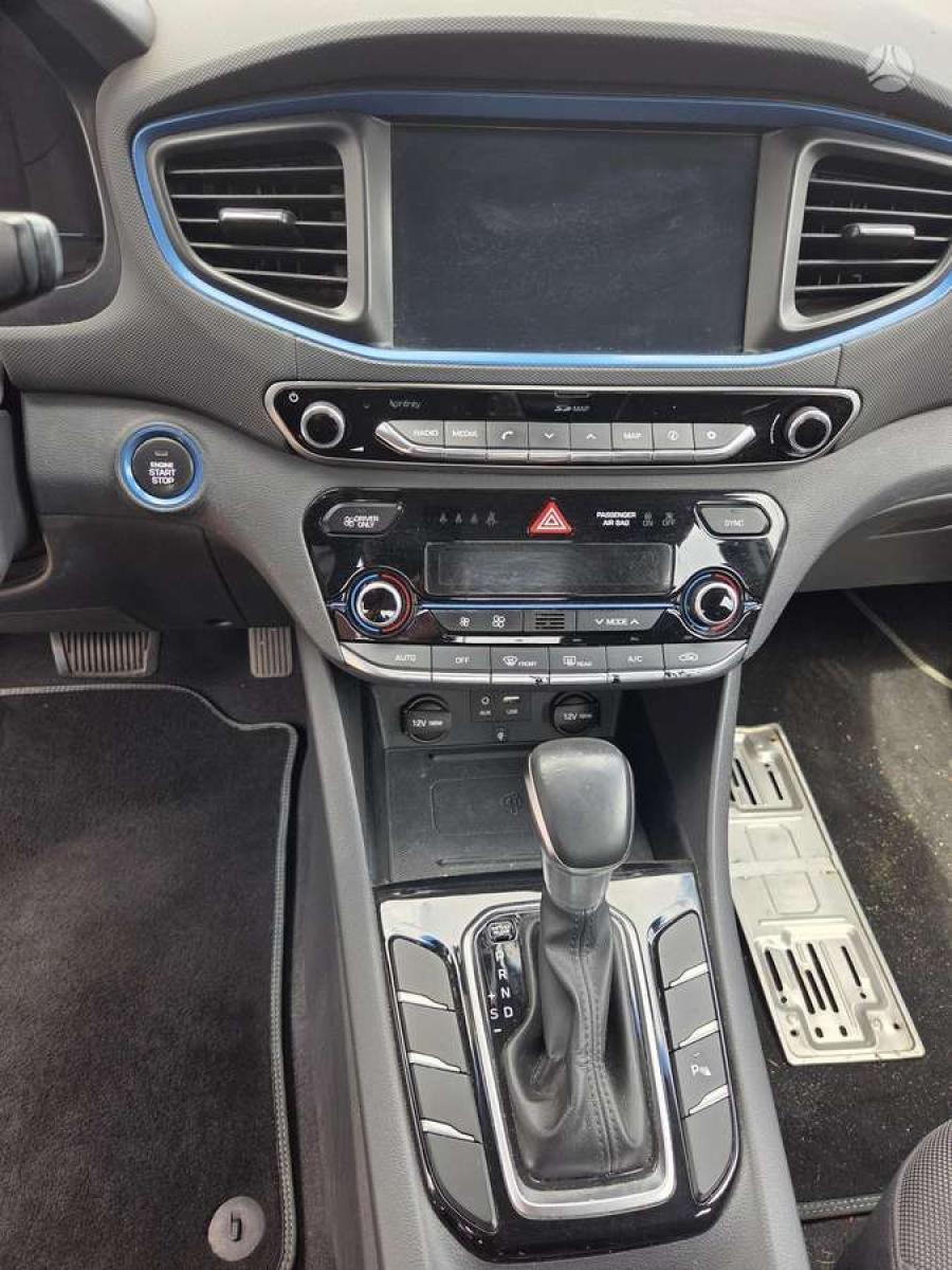 Balts Hyundai Ioniq 2016 Kauņa, ar dzinēja tilpumu 1.60 L un nobraukumu 203 tūkst. km par 9500 €, foto 12 vietnē AUTOMOTO.COM.LV
