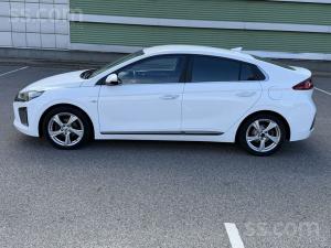 Balts Hyundai Ioniq 2016 Rīga, ar dzinēja tilpumu 1.60 L un nobraukumu 130 tūkst. km par 10900 €, foto 3 vietnē AUTOMOTO.COM.LV