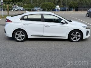 Balts Hyundai Ioniq 2016 Rīga, ar dzinēja tilpumu 1.60 L un nobraukumu 130 tūkst. km par 10900 €, foto 7 vietnē AUTOMOTO.COM.LV