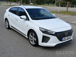 Balts Hyundai Ioniq 2016 Rīga, ar dzinēja tilpumu 1.60 L un nobraukumu 130 tūkst. km par 10900 €, foto 8 vietnē AUTOMOTO.COM.LV