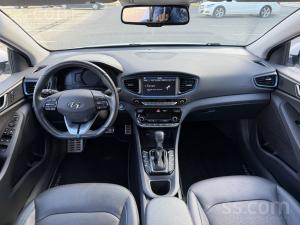 Balts Hyundai Ioniq 2016 Rīga, ar dzinēja tilpumu 1.60 L un nobraukumu 130 tūkst. km par 10900 €, foto 10 vietnē AUTOMOTO.COM.LV