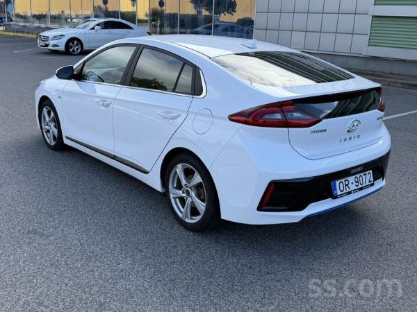 Balts Hyundai Ioniq 2016 Rīga, ar dzinēja tilpumu 1.60 L un nobraukumu 130 tūkst. km par 10900 €, foto 4 vietnē AUTOMOTO.COM.LV