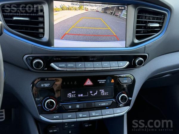 Balts Hyundai Ioniq 2016 Rīga, ar dzinēja tilpumu 1.60 L un nobraukumu 130 tūkst. km par 10900 €, foto 11 vietnē AUTOMOTO.COM.LV