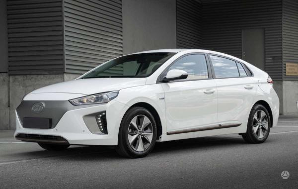 White Hyundai Ioniq 2017 in Vilnius, with an engine capacity of 0.00 L and mileage of 145 thousand km for 10400 €, photo 1 on AUTOMOTO.COM.LV