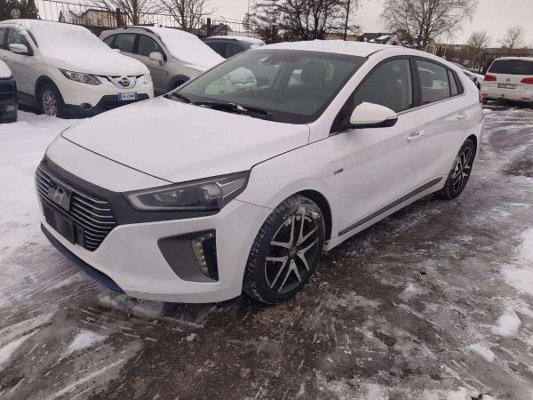 Balts Hyundai Ioniq 2017 Panevēža, ar dzinēja tilpumu 1.58 L un nobraukumu 170 tūkst. km par 9700 €, foto 2 vietnē AUTOMOTO.COM.LV