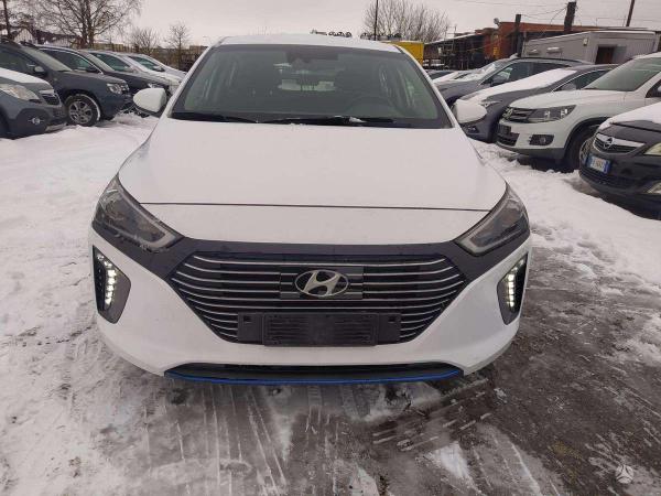 Balts Hyundai Ioniq 2017 Panevēža, ar dzinēja tilpumu 1.58 L un nobraukumu 170 tūkst. km par 9700 €, foto 4 vietnē AUTOMOTO.COM.LV
