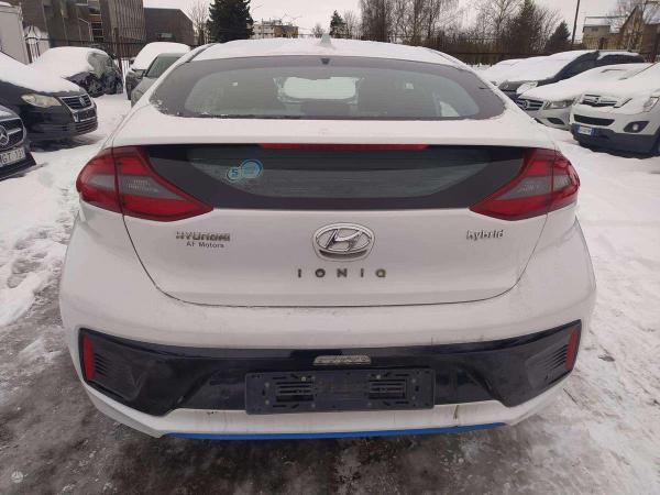 Balts Hyundai Ioniq 2017 Panevēža, ar dzinēja tilpumu 1.58 L un nobraukumu 170 tūkst. km par 9700 €, foto 10 vietnē AUTOMOTO.COM.LV