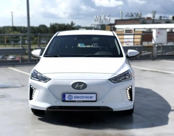 Белый Хендай Ioniq 2017 в Рига, объемом двигателя 0.00 л и пробегом 186 тыс. км за 10500 €, фото 3 на AUTOMOTO.COM.LV