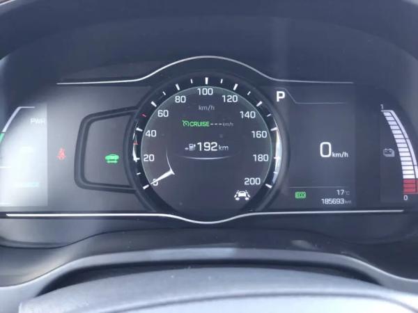 Белый Хендай Ioniq 2017 в Рига, объемом двигателя 0.00 л и пробегом 186 тыс. км за 10500 €, фото 7 на AUTOMOTO.COM.LV